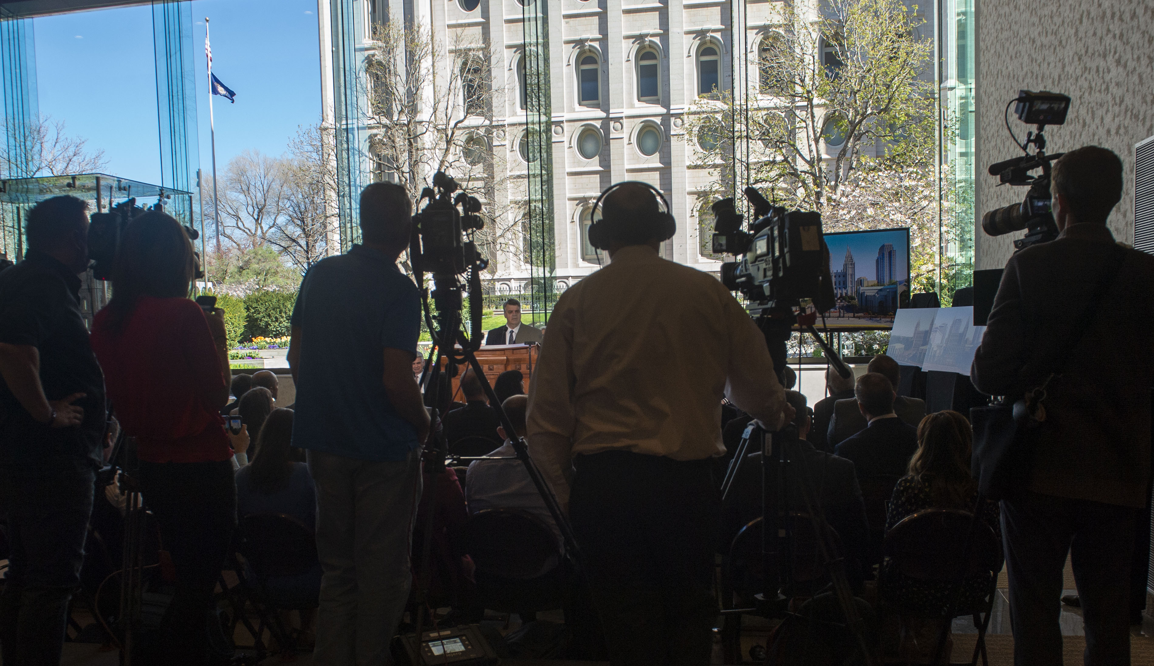 Iconic Salt Lake Temple and surrounding square to close for four years ...