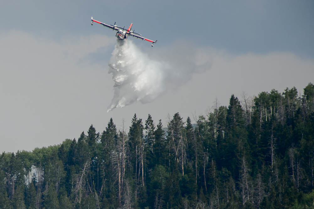 Cabin owners can only wait and worry as Dollar Ridge Fire continues to ...